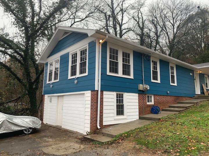 3 Bedroom Mountain Cabin Feel In The City - 查塔努加