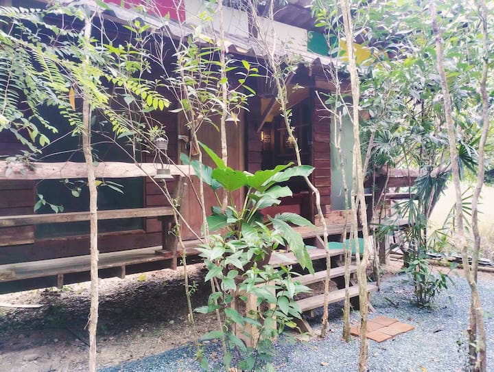 Cozy Hut Room With Breakfast @ Mr. Long (B1) - Provincia de Krabi