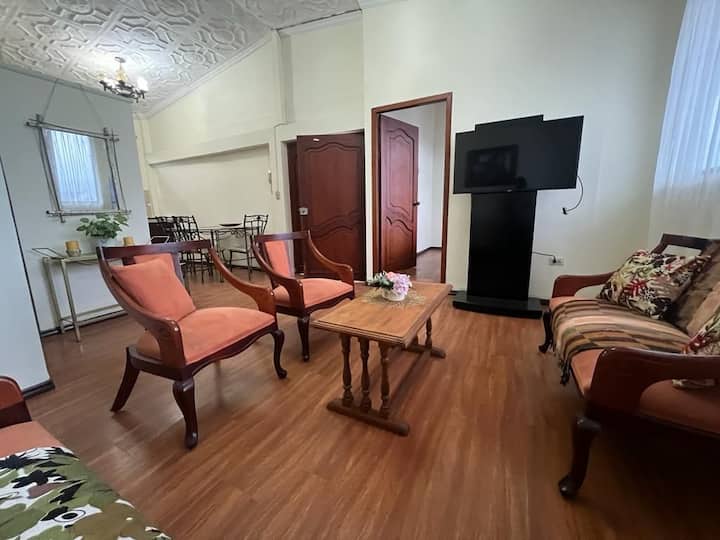 Cómodo Departamento - Loja