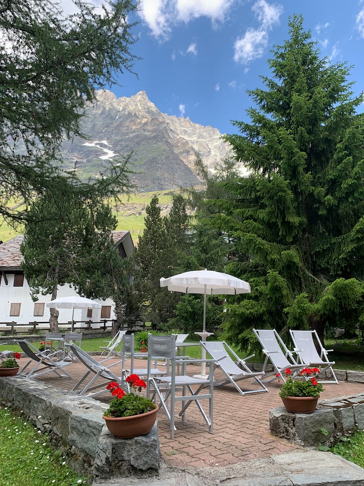 Breuil-Cervinia Vacation Rentals & Homes - Aosta Valley, Italy | Airbnb