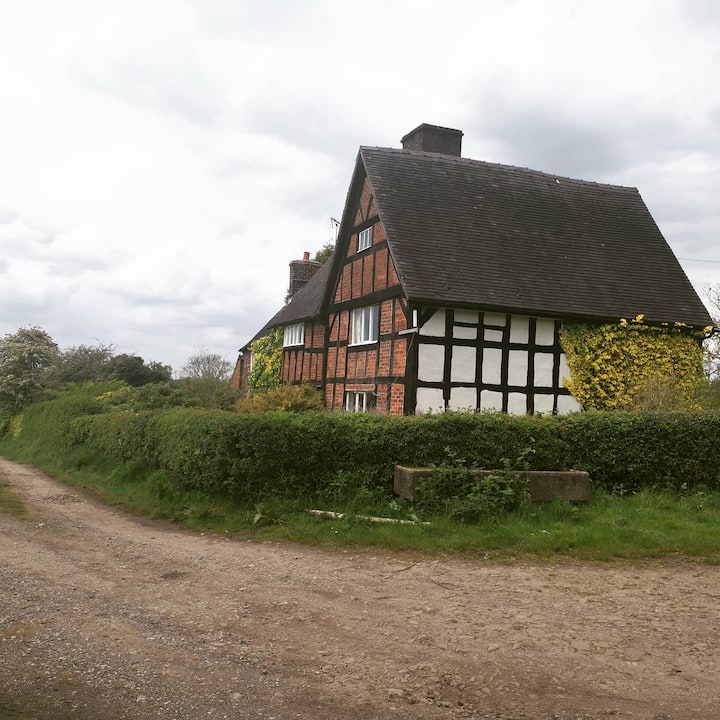 Herder's Rest At Ashbank Arts - Congleton