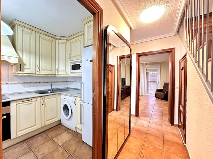 Amplia Casa Con Patio En Madrid - Getafe