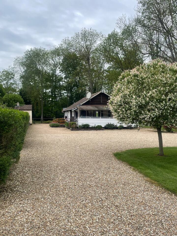 Chalet En Bord De Rivière - Dreux