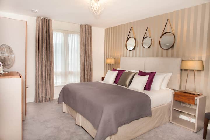 Stylish And Central Apartment With Free Parking. - University of Bath