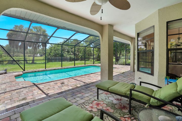 Canal Front Home With Caged Pool - North Port, FL