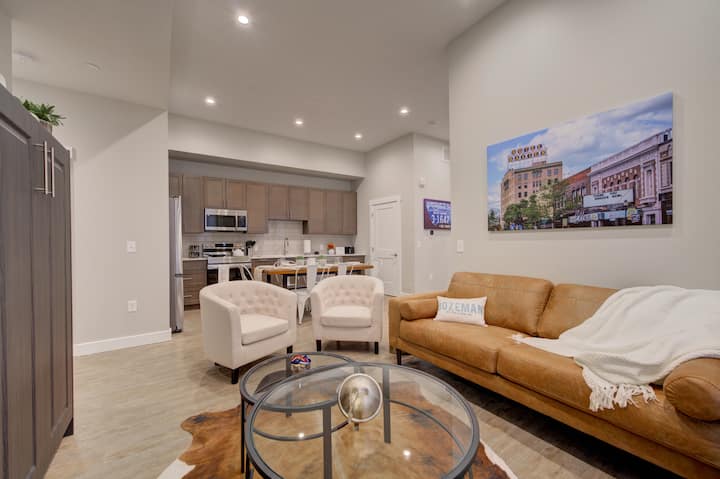 The Ultimate Downtown Base | 2 Blocks To Main St. - Bozeman, MT