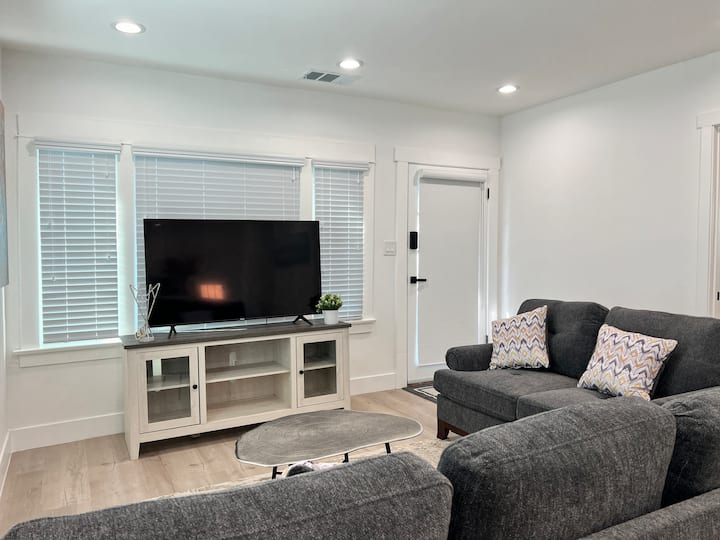 Cozy Home In Fullerton - 10 Minutes To Disney - Anaheim, CA