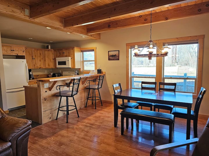 Two Bedroom River Front Cabin - Winthrop, WA