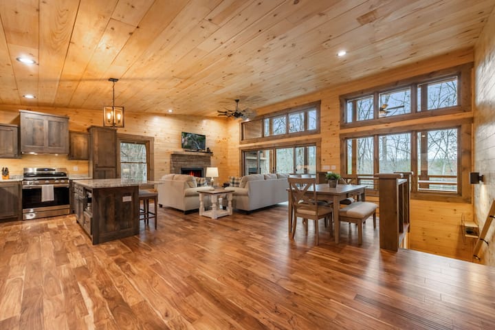 Summer Discount! Hot Tub/game Room/pool Membership - Blue Ridge, GA