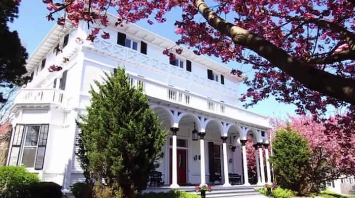 The Hamilton Hoppin Mansion | 9 Suites - Newport, RI