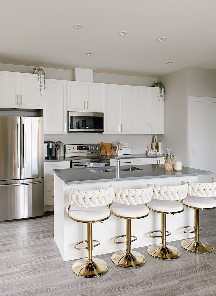 Cozy, Home In Langford - Langford