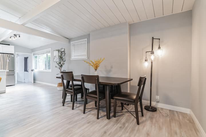 Jane's Home (Bo) | Vaulted Ceiling Private Room -2 - Burlingame, CA