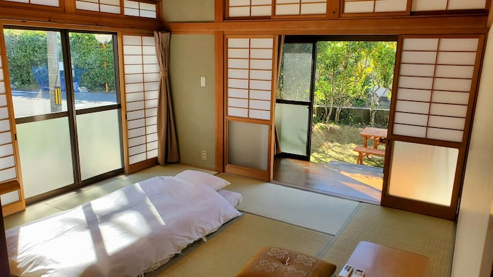 【お宿 海の居住者】和室8畳と縁側のあるお部屋(1f-c) - 宮崎市