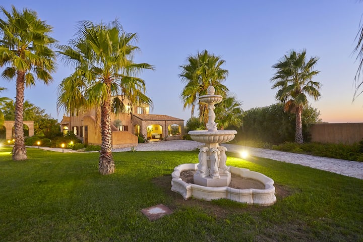 Oasi An Noor, Elegant Villa With Pool - Castelvetrano