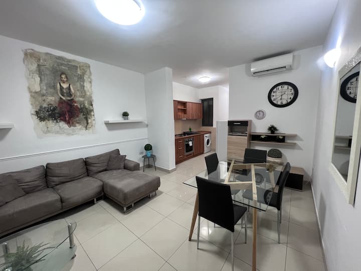 Stylish Apartment Near Balluta Bay & Beach - Malta