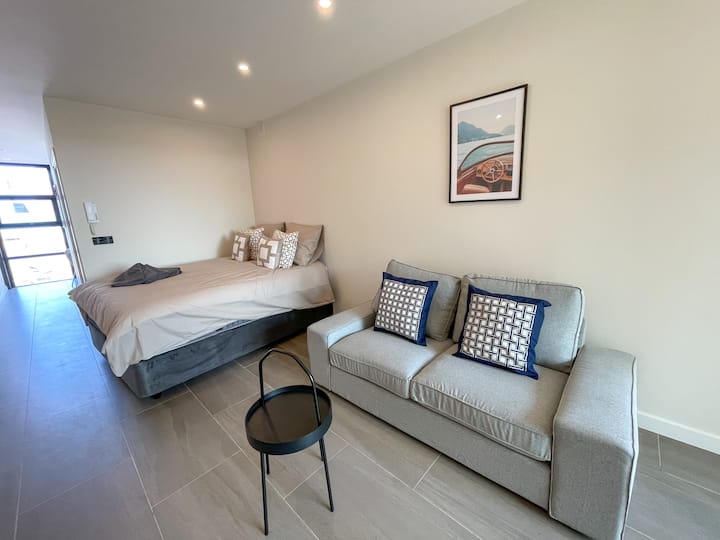 3 Complete Business Serviced Studio Apartments - Wijk aan Zee