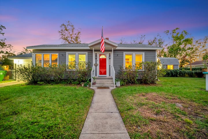Pool, 4 Bedroom, 2 Bath, Family Size Outdoor Space - Bradenton, FL