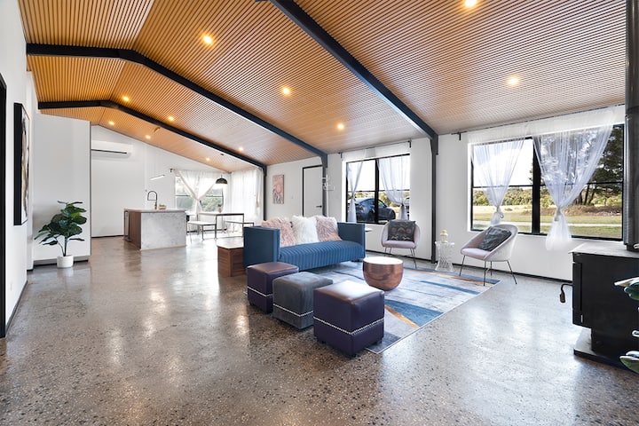 Unique & Prestige Farm Stay - Ballarat