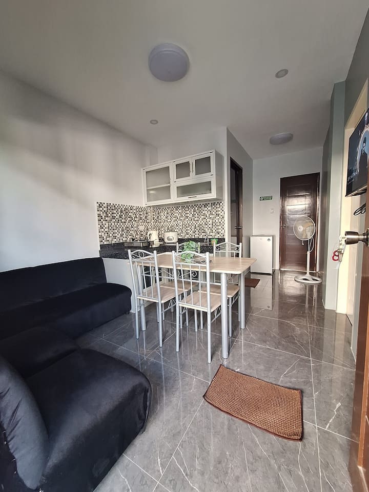 Grandeur 6 Unit 8 (2br) - Sarrat