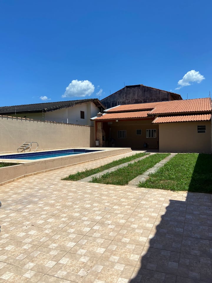 Casa Com Piscina (Bairro Nova Peruibe) - Peruíbe