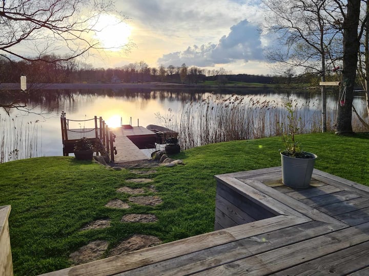 Beautiful Lakeside Cabin - Perstorp