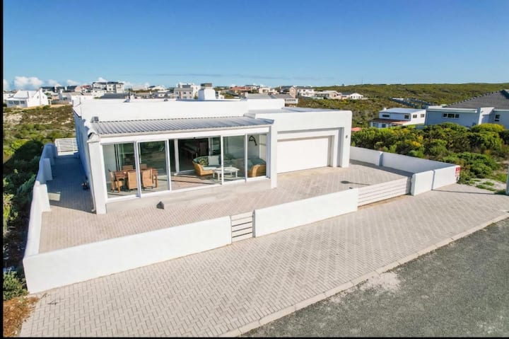 Struisbaai Family Home - Struisbaai