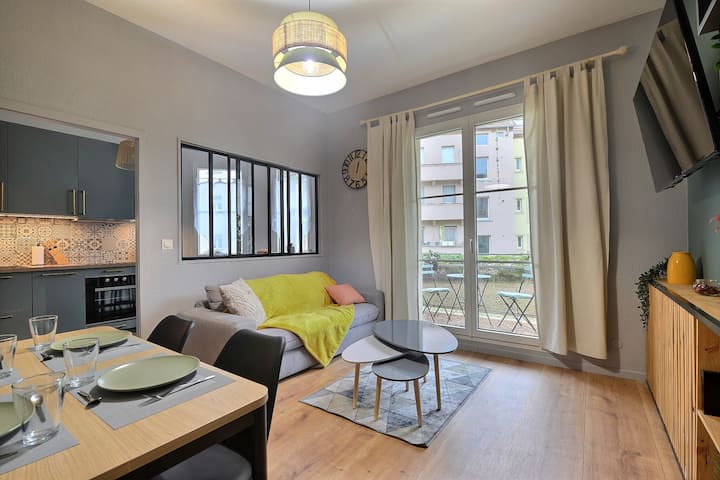 Le Minéral - ÉLégant Appartement – Parking Privé - ibis Mulhouse Ile Napoleon