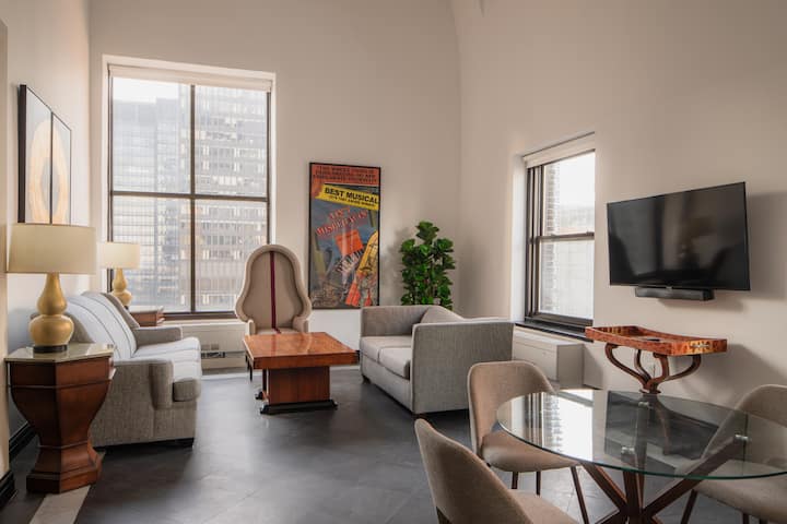 Skyline Duplex Near Central Park And Times Square - Queens, NY