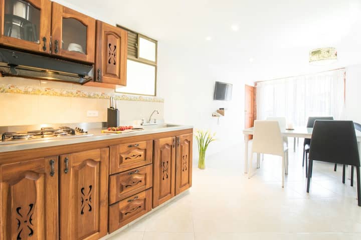 Bonito Y Confortable Apartamento Wifi Parqueadero - Envigado