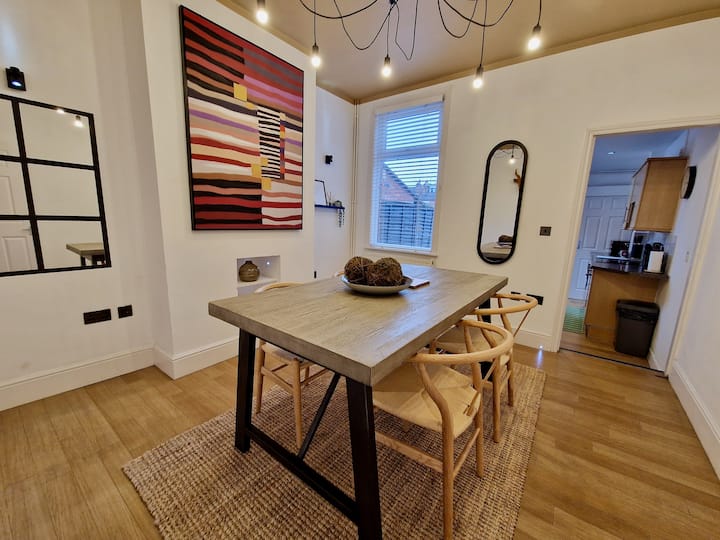 Luxurious & Cosy Home W/ Free Parking And Garden - Coventry