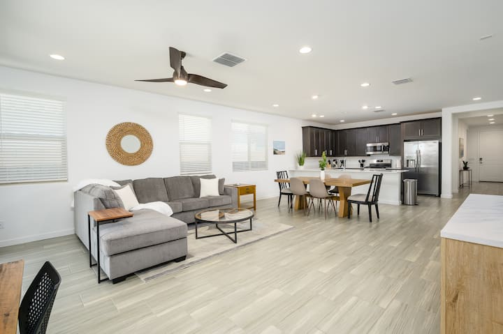 North Phx Sanctuary/medical & Tsmc Corp Housing - Phoenix, AZ