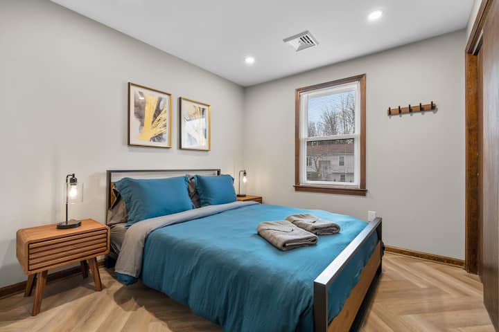 #29 - Modern 5 Bedroom/2 Bath - Middletown, CT