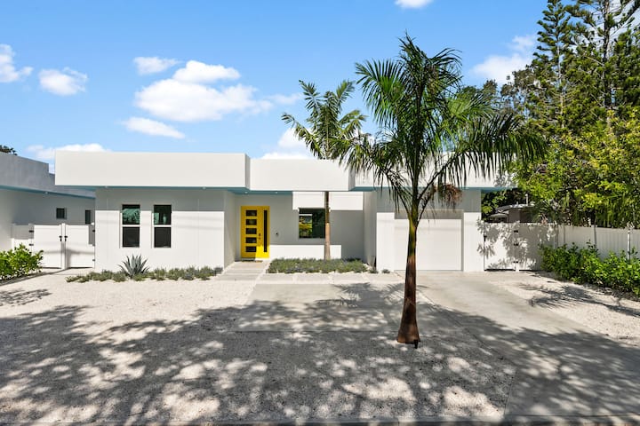 Sunshine Sarasota. Built 2023 - Sarasota