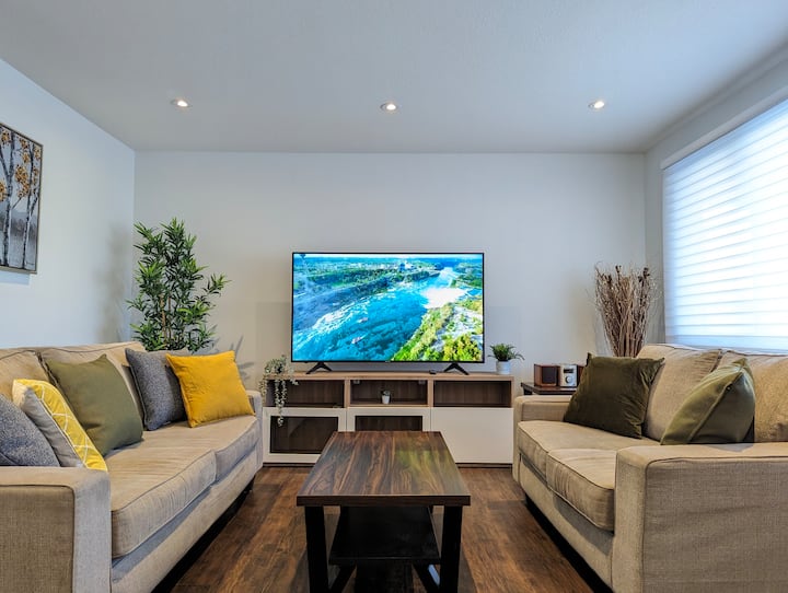 Modern, Spacious And Cozy House - Saskatchewan