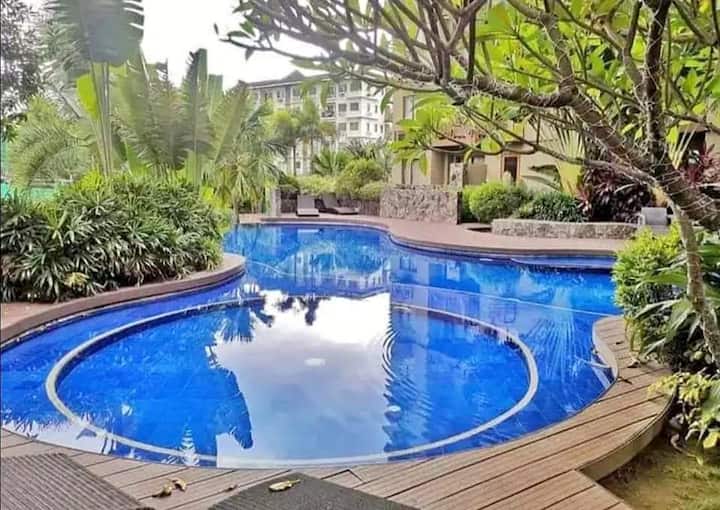 1br Qc Furnished Condo Free Pool Access, Fast Wifi - Quezon City