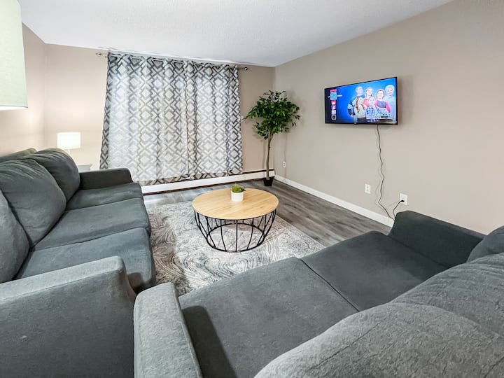 5 Mins To Rogers Arena - 1bed Private Suite Cozy - Edmonton