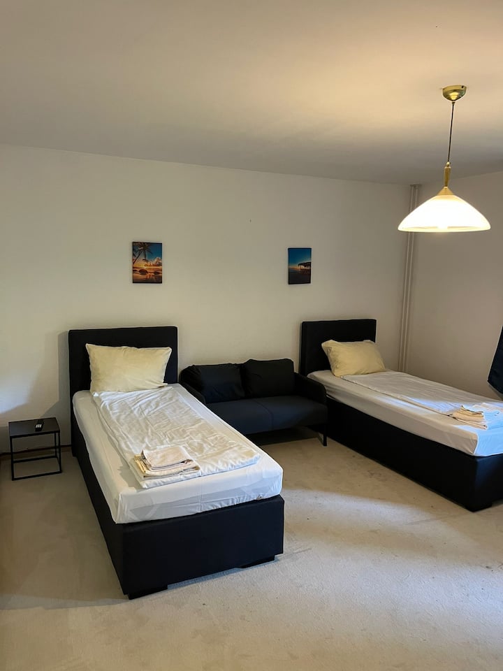 Komfortable 2-zimmer-wohnung Mit Balkon - Kiel