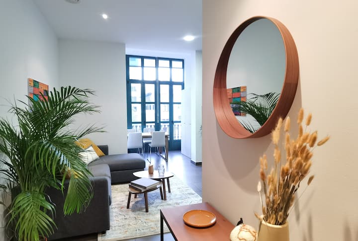 Bright 1br W/ Pool, A/c & Self Check-in – Bcn - Barcelona