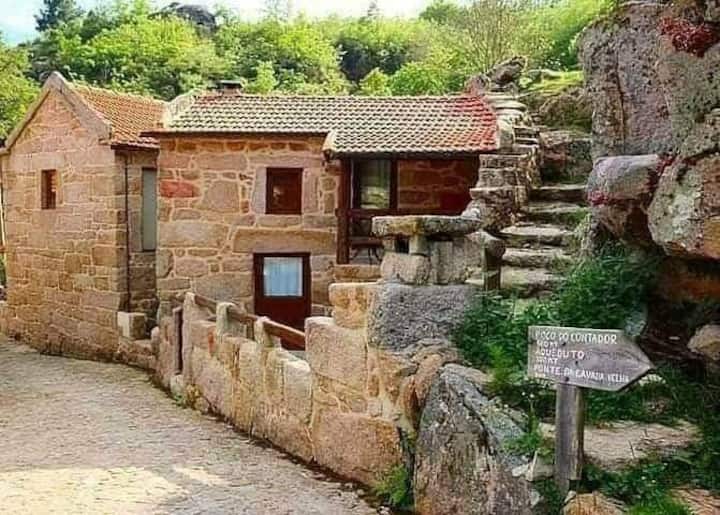 Casa Da Forja - Aldeia De Pontes, Castro Laboreiro - Melgaço