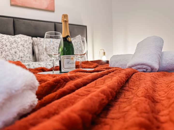 Acropolis Aria Apartment-steps To Metro & Tram - Atina