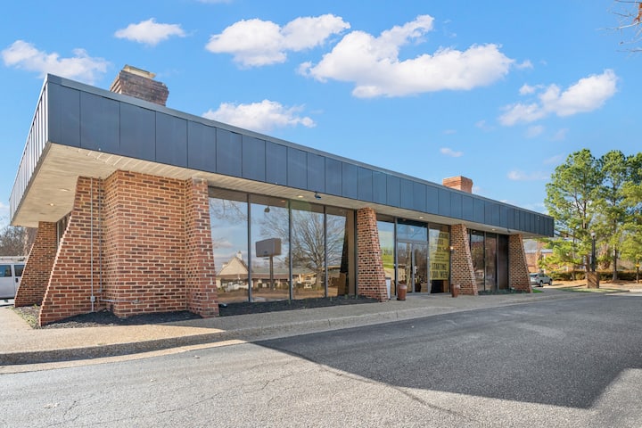 Peace In The Heart Of Vibrant Williamsburg - Williamsburg, VA