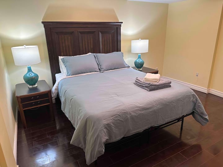 B6 - Comfy Basement On The Lake - Windsor