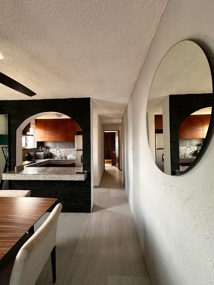 Amplio Depto Céntrico: 3 Recámaras, 2 Baños Y A/c - Cancún