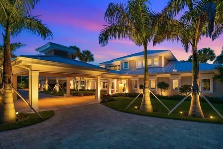 Gulf To Bay Casey Key Home With Private Beach - Venice, FL