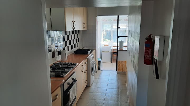 R5 - Double Room Next To Dagenham Park - Dagenham