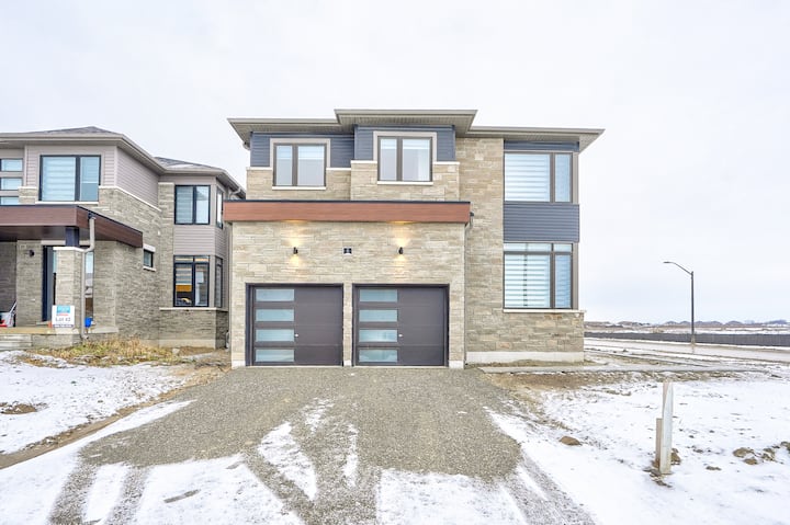 Modern House At Wasaga Beach - Wasaga Beach