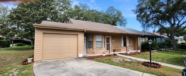 Quiet And Spacious With Scenic Green Views - Simpson Lakes