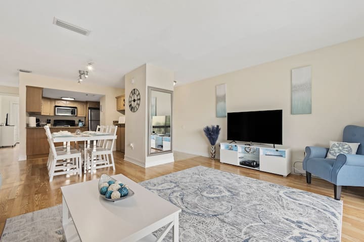 6 Min From Siesta + Heated Pool - Sarasota, FL