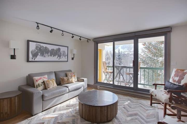 Ski In/out Condo With Mtn Views - Avon, CO