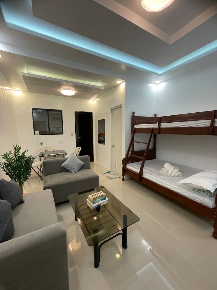 Cozy Staycation In Cabanatuan - Aliaga